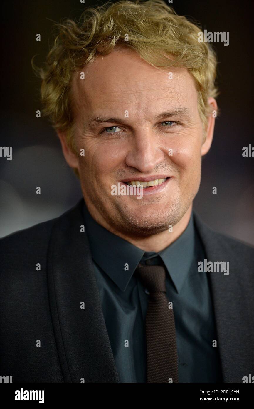 Jason Clarke attends the premiere of Everest in Los Angeles, CA, USA ...