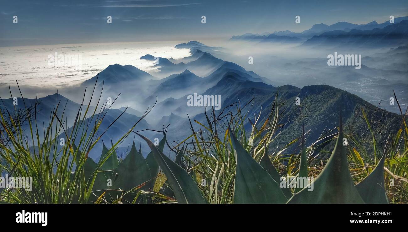 Mountains of monterrey hi-res stock photography and images - Alamy