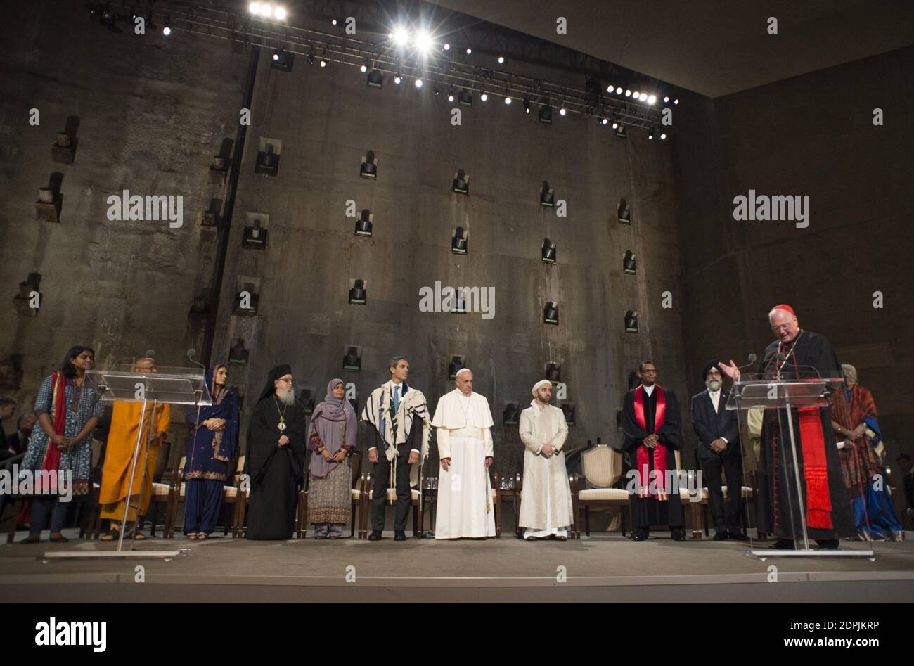 Pope Francis visits 9/11 memorial at Ground Zero in New York City, USA ...