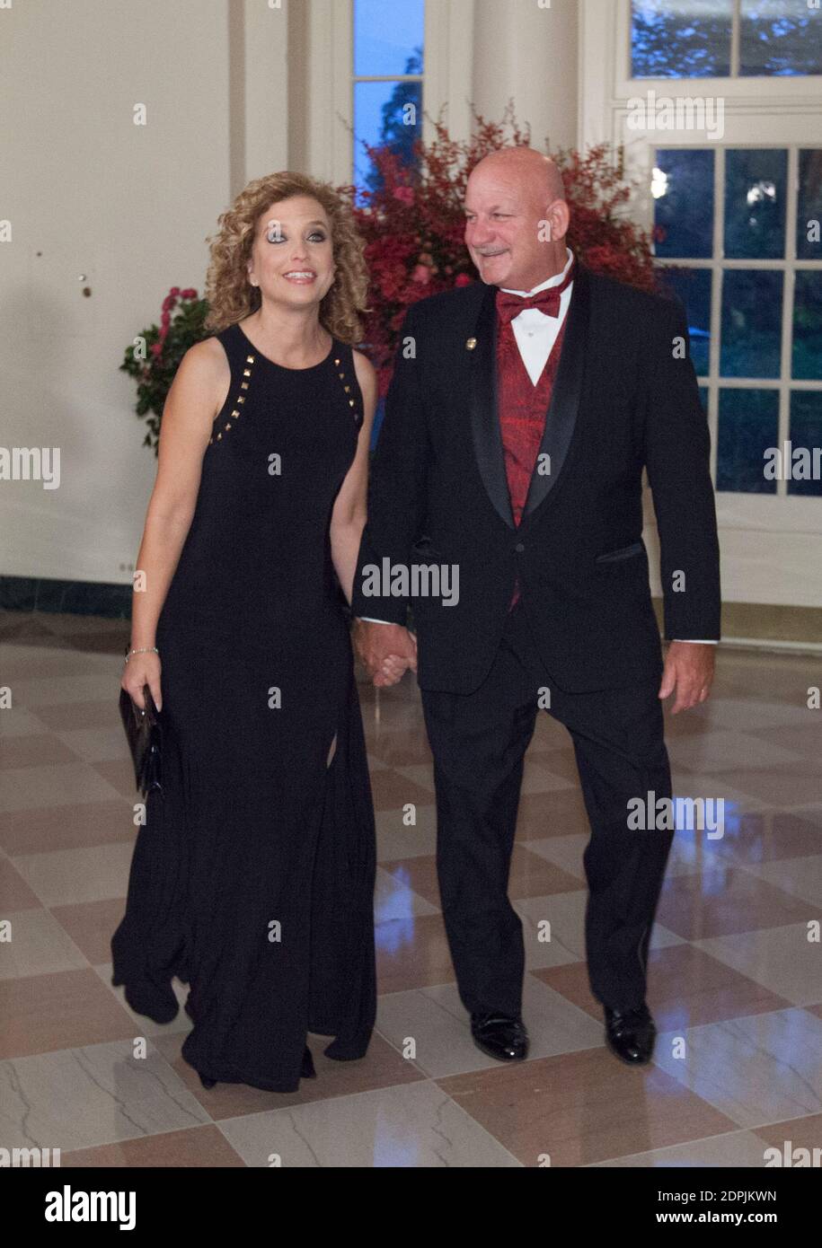 Debbie wasserman schultz and steve schultz hi-res stock photography and images - Alamy