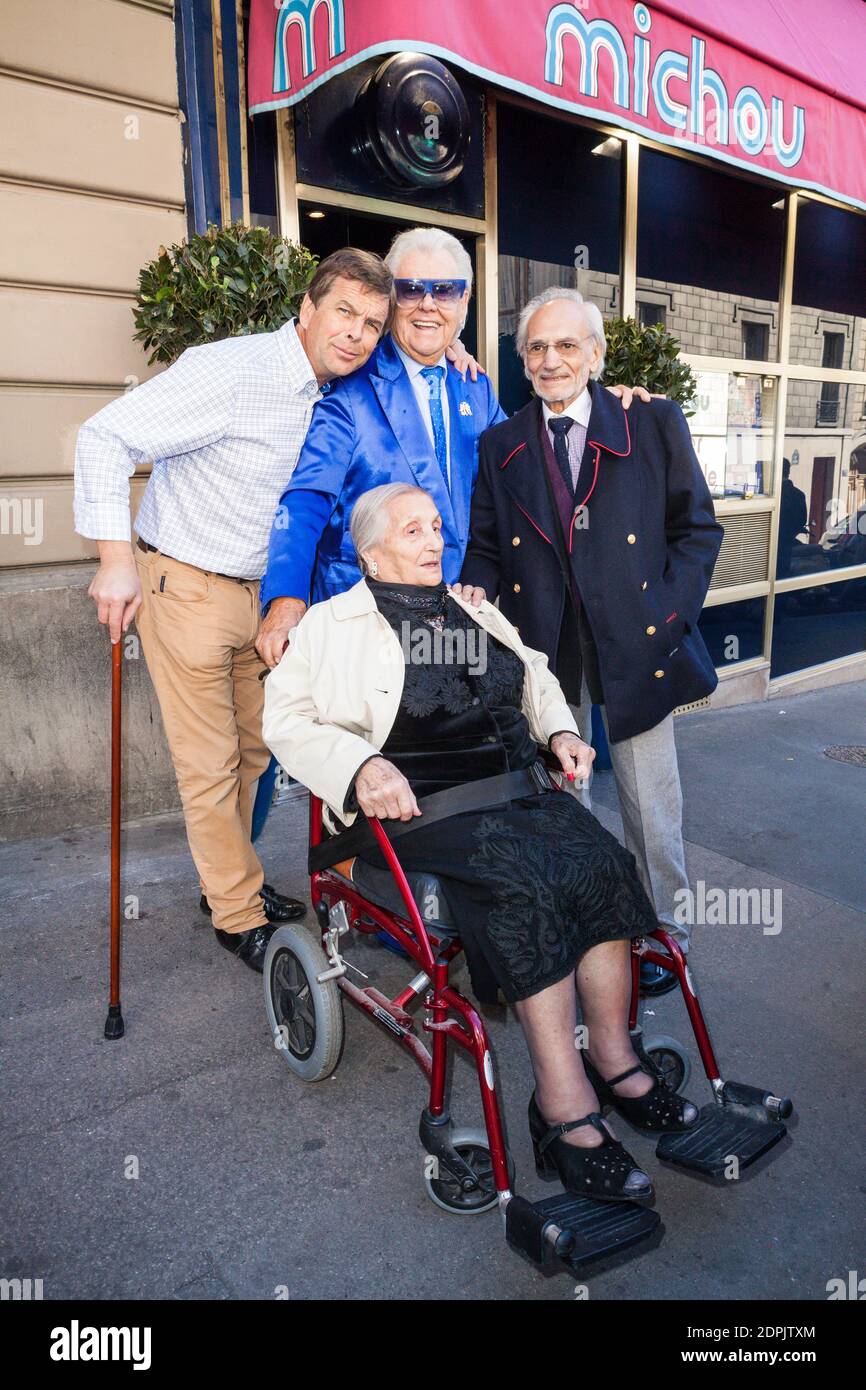 Michou et les artistes de cirque Emilien et Rosa au repas a l'occasion ...