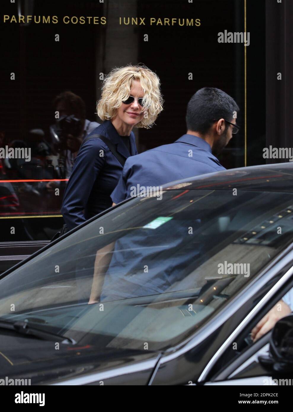 MEG RYAN SORT DU RESTAURANT 'LE COSTES' Photo by Nasser Berzane ...
