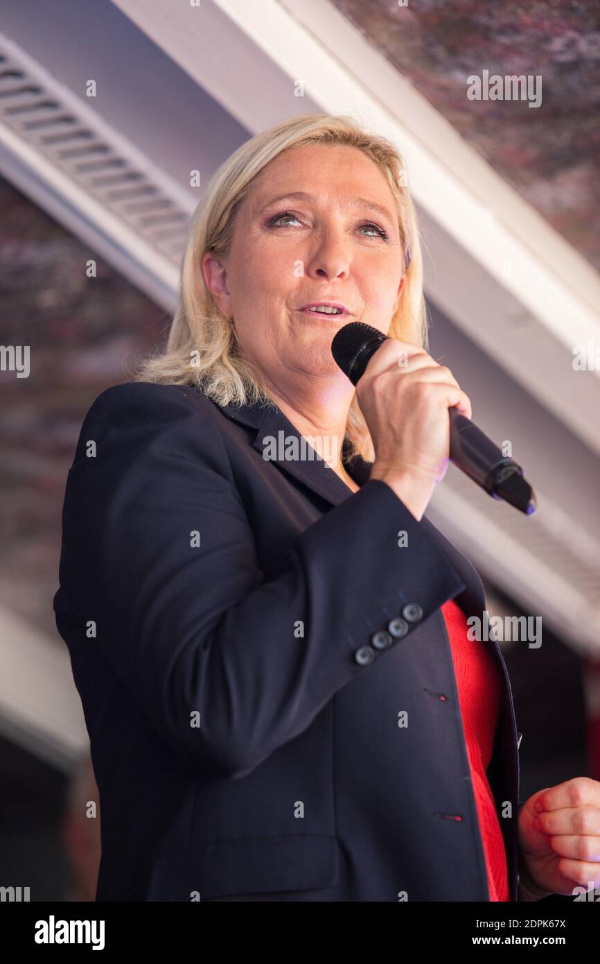 MARINE LE PEN 'PRESIDENTE DU FRONT NATIONAL' - DISCOURS DE RENTREE DU ...