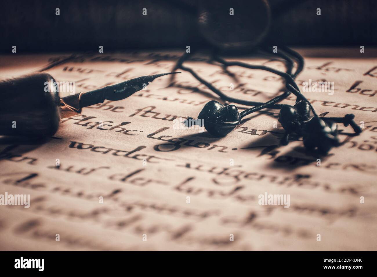 Medieval book handwriting hi-res stock photography and images - Alamy