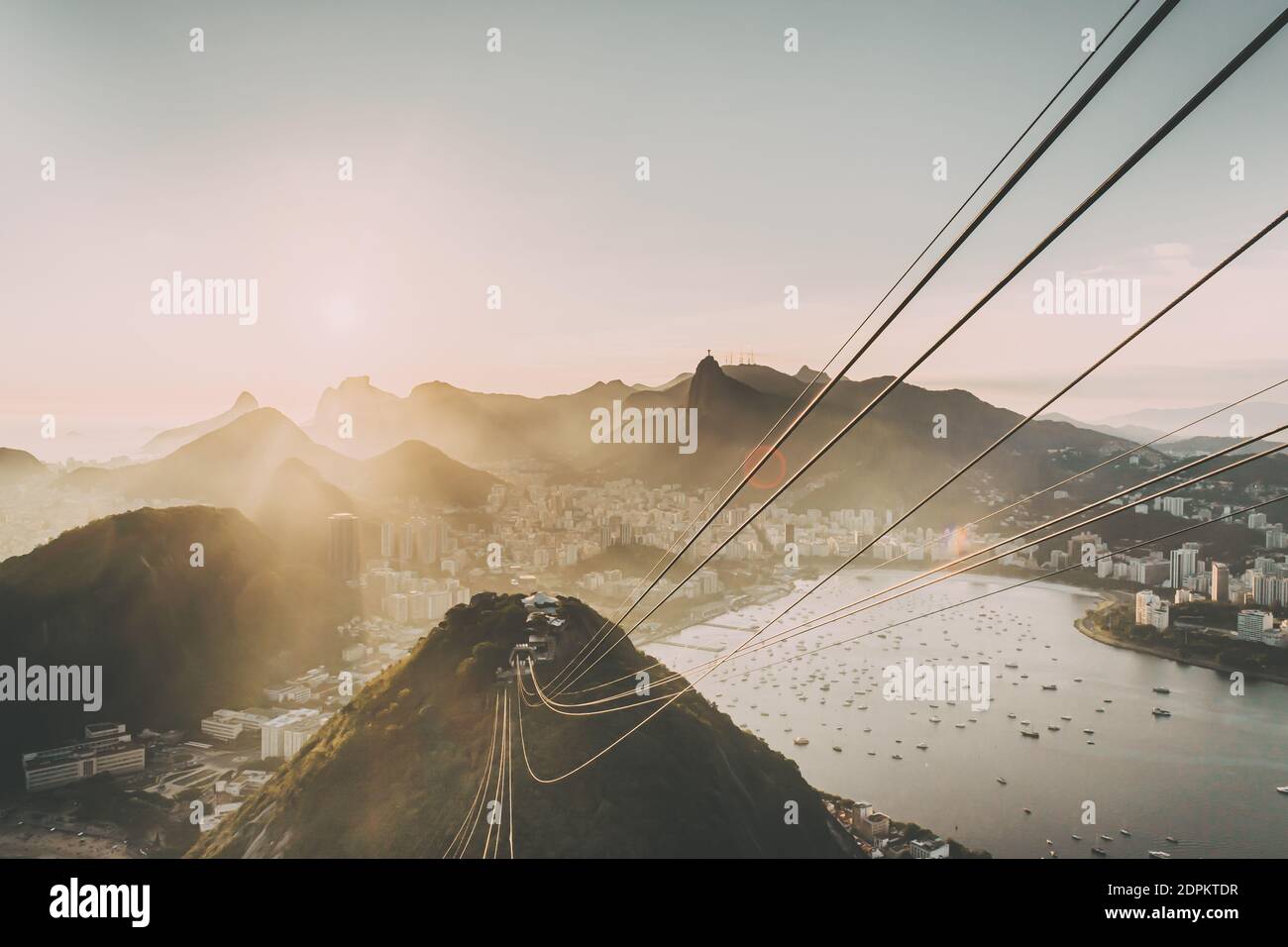 Rio cable car night hi-res stock photography and images - Alamy