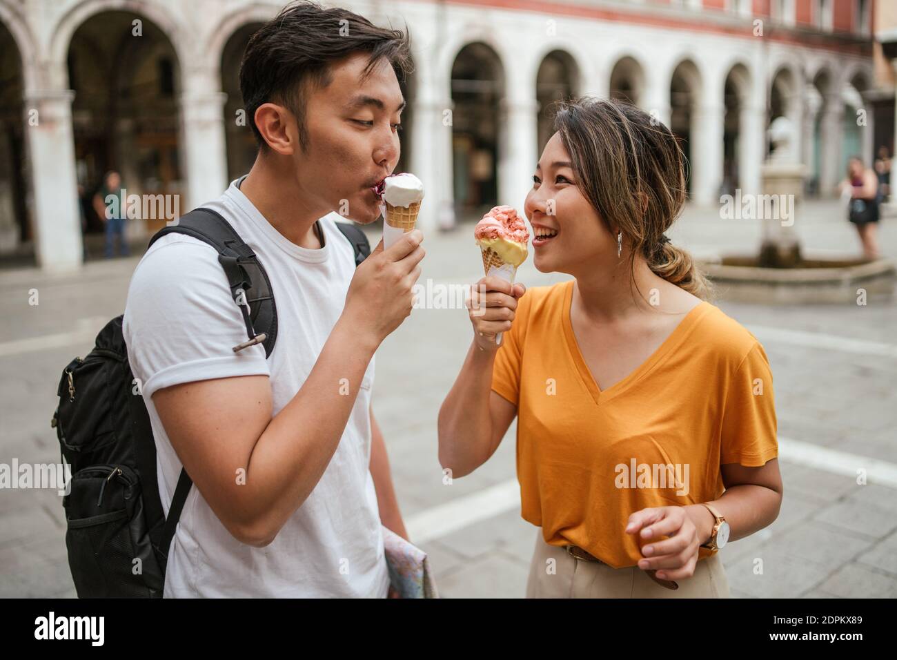 Indian men eating ice cream hi-res stock photography and images - Alamy
