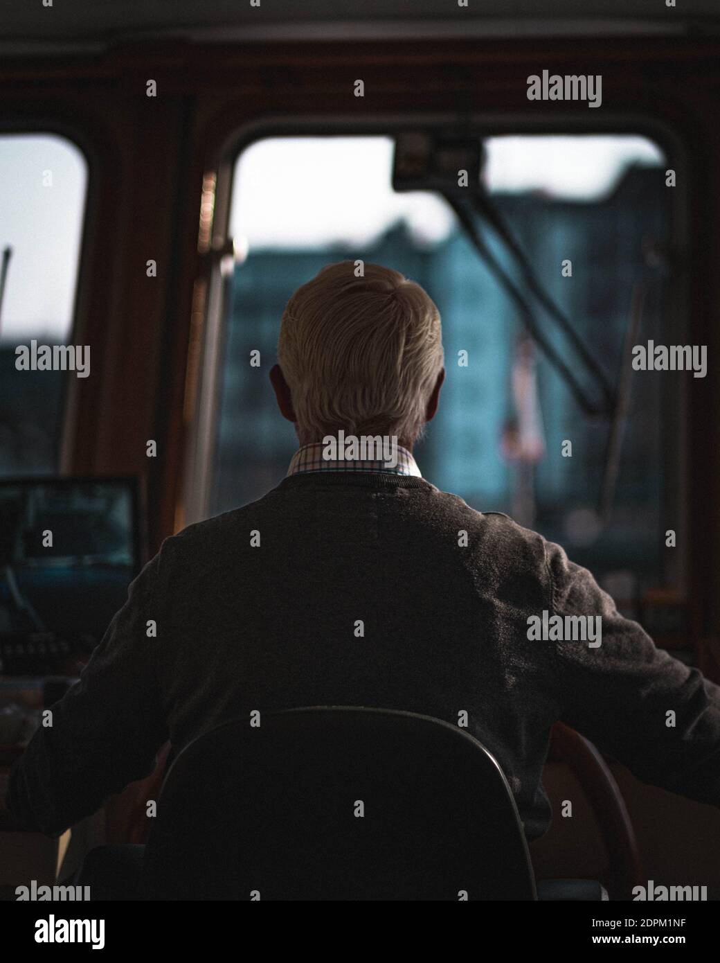 City driving hi-res stock photography and images - Alamy