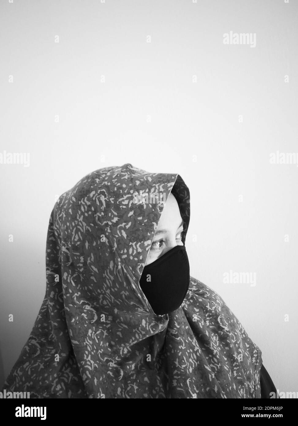 Indian people wearing mask Black and White Stock Photos & Images - Alamy