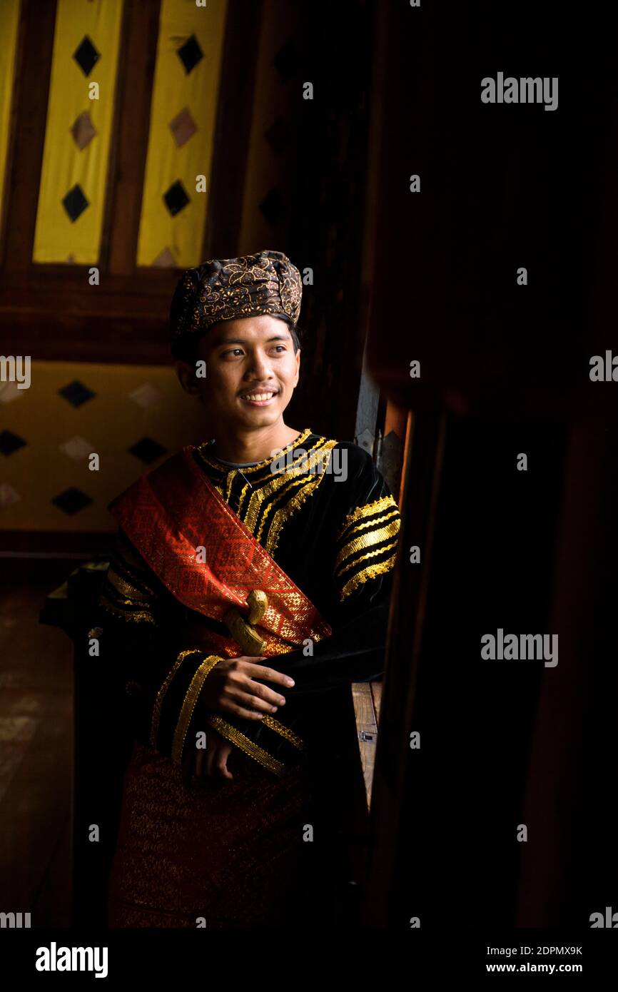 Man wearing traditional king clothing hi-res stock photography and ...