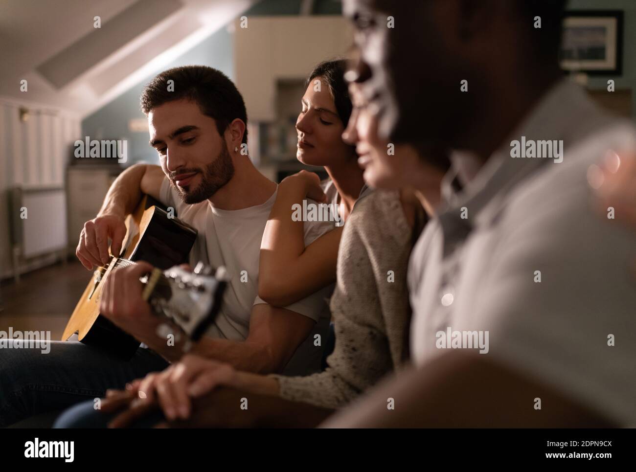 Diverse audience hi-res stock photography and images - Alamy