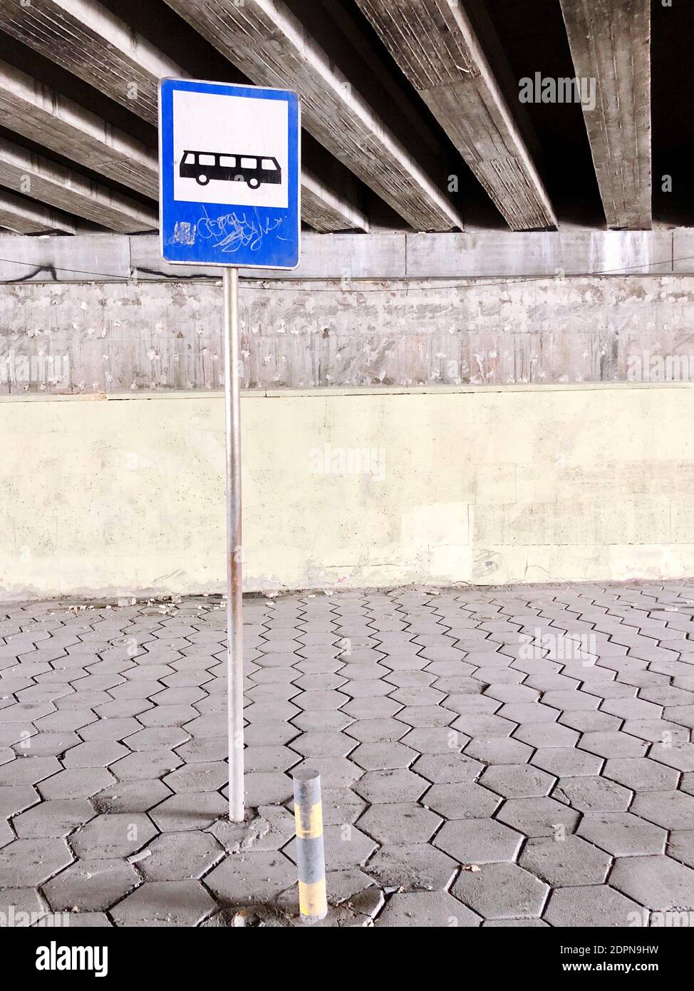 Bus Disabled Sign High Resolution Stock Photography and Images - Alamy