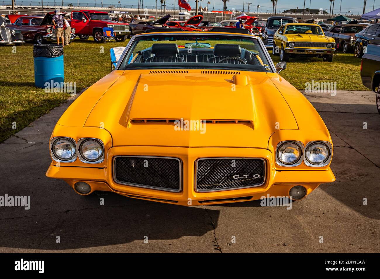 1971 at 1971 auto show hi-res stock photography and images - Alamy