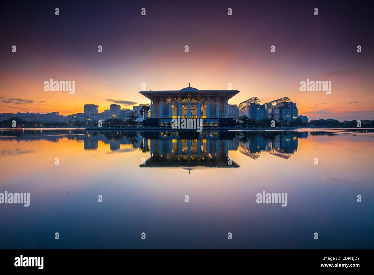 Masjid besi hi-res stock photography and images - Alamy