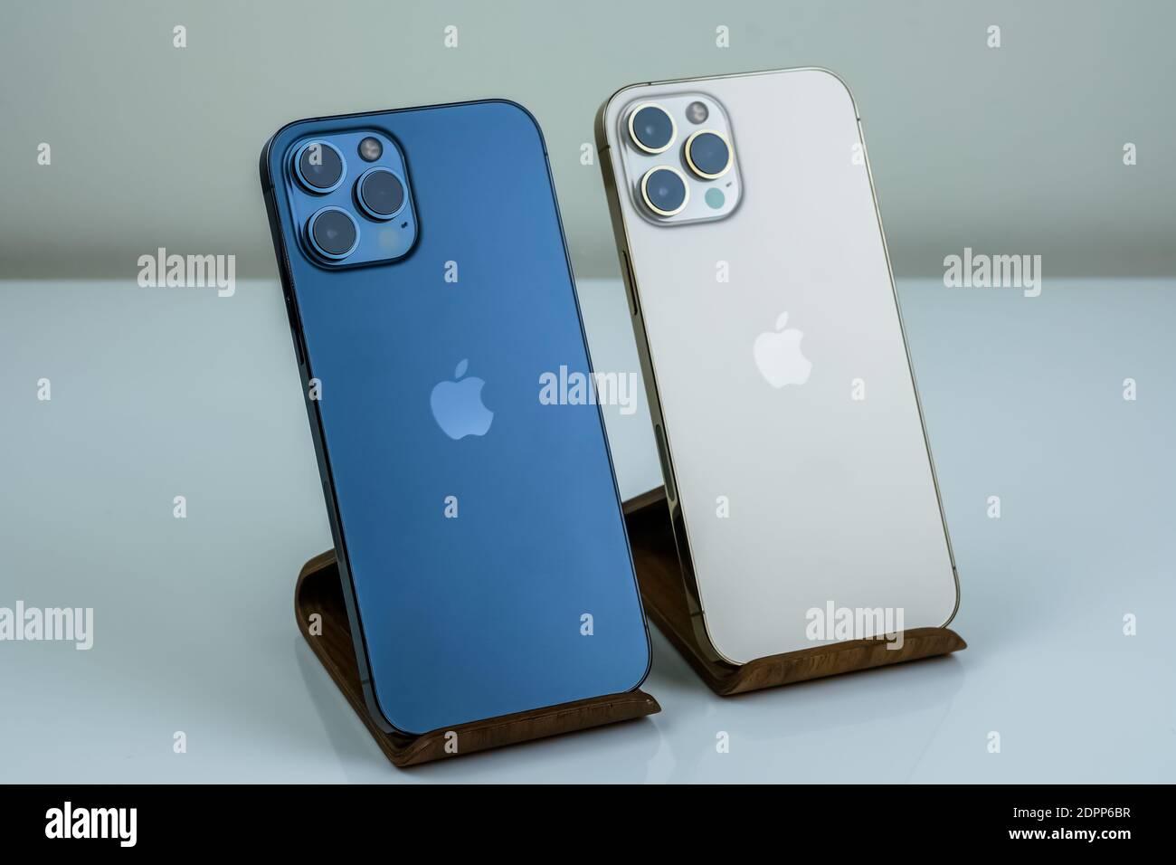 iPhone 12 Pro Max Pacific Blue next to iPhone 12 Pro Max in Gold Stock ...