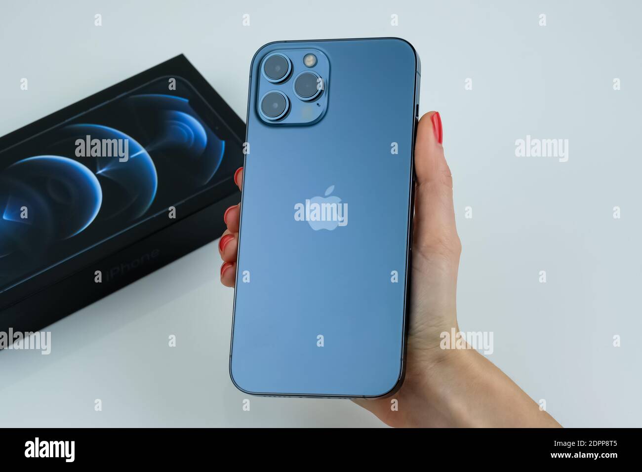 Iphone 12 pro max box hi-res stock photography and images - Alamy