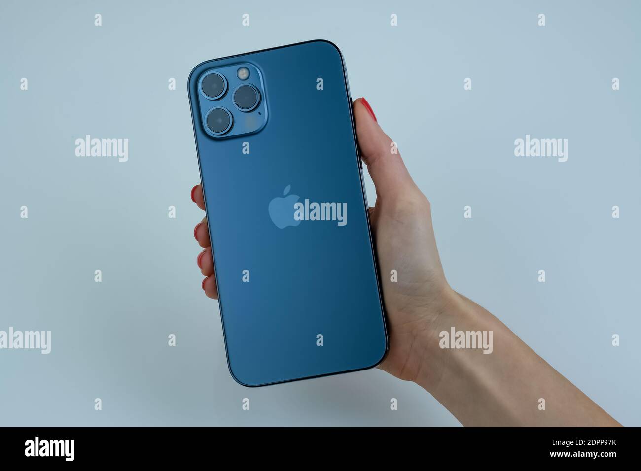 iPhone 12 Pro Max Pacific Blue Stock Photo - Alamy