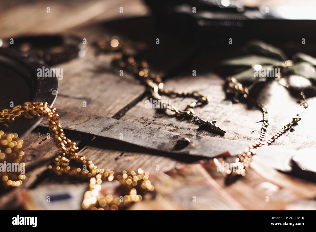 Large metal cross hi-res stock photography and images - Alamy