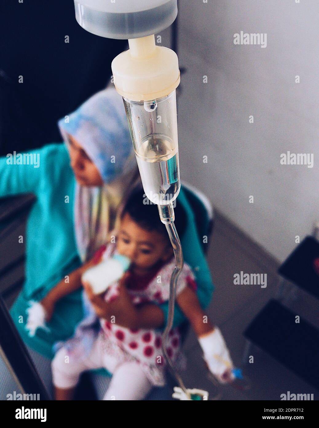 Baby iv drip hi-res stock photography and images - Alamy
