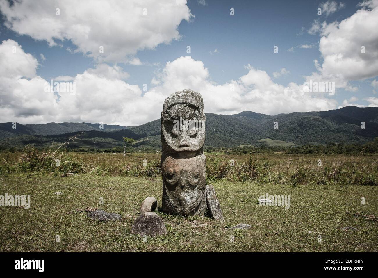 Tadulako statue hi-res stock photography and images - Alamy