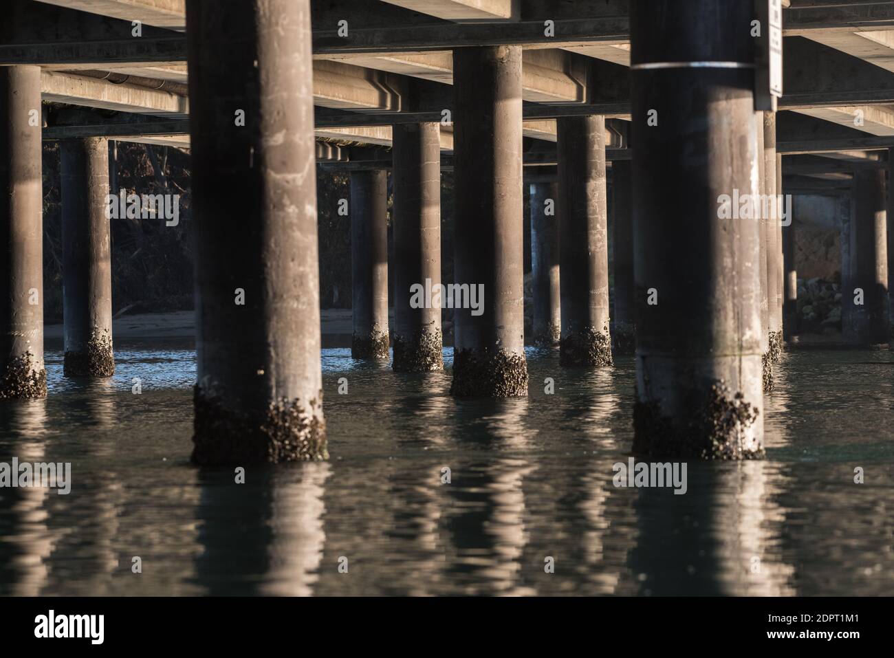 Bridge foundational support hi-res stock photography and images - Alamy