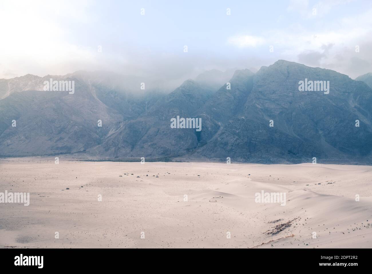 Cold desert pakistan hi-res stock photography and images - Alamy