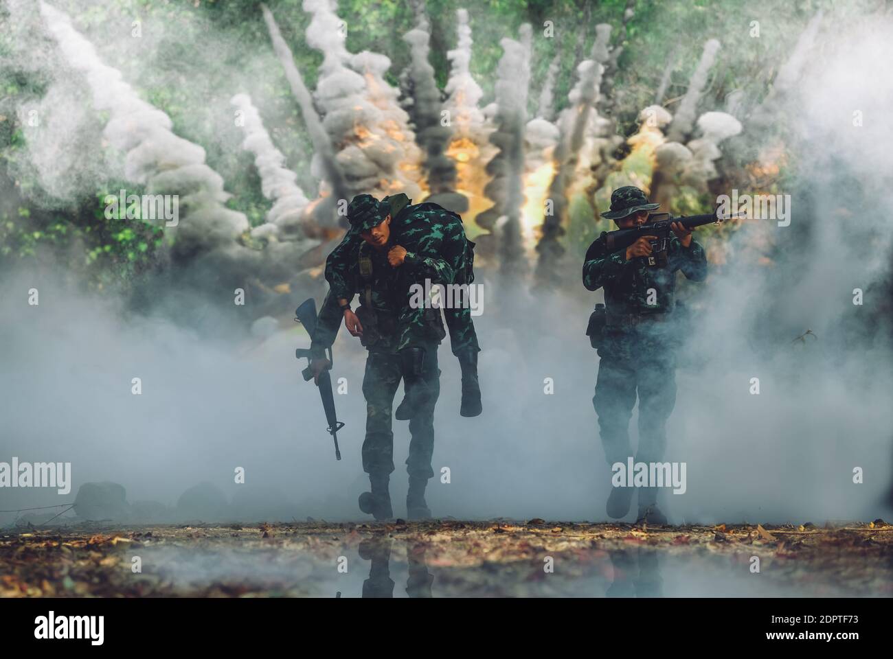 Battlefield rescue hi-res stock photography and images - Alamy