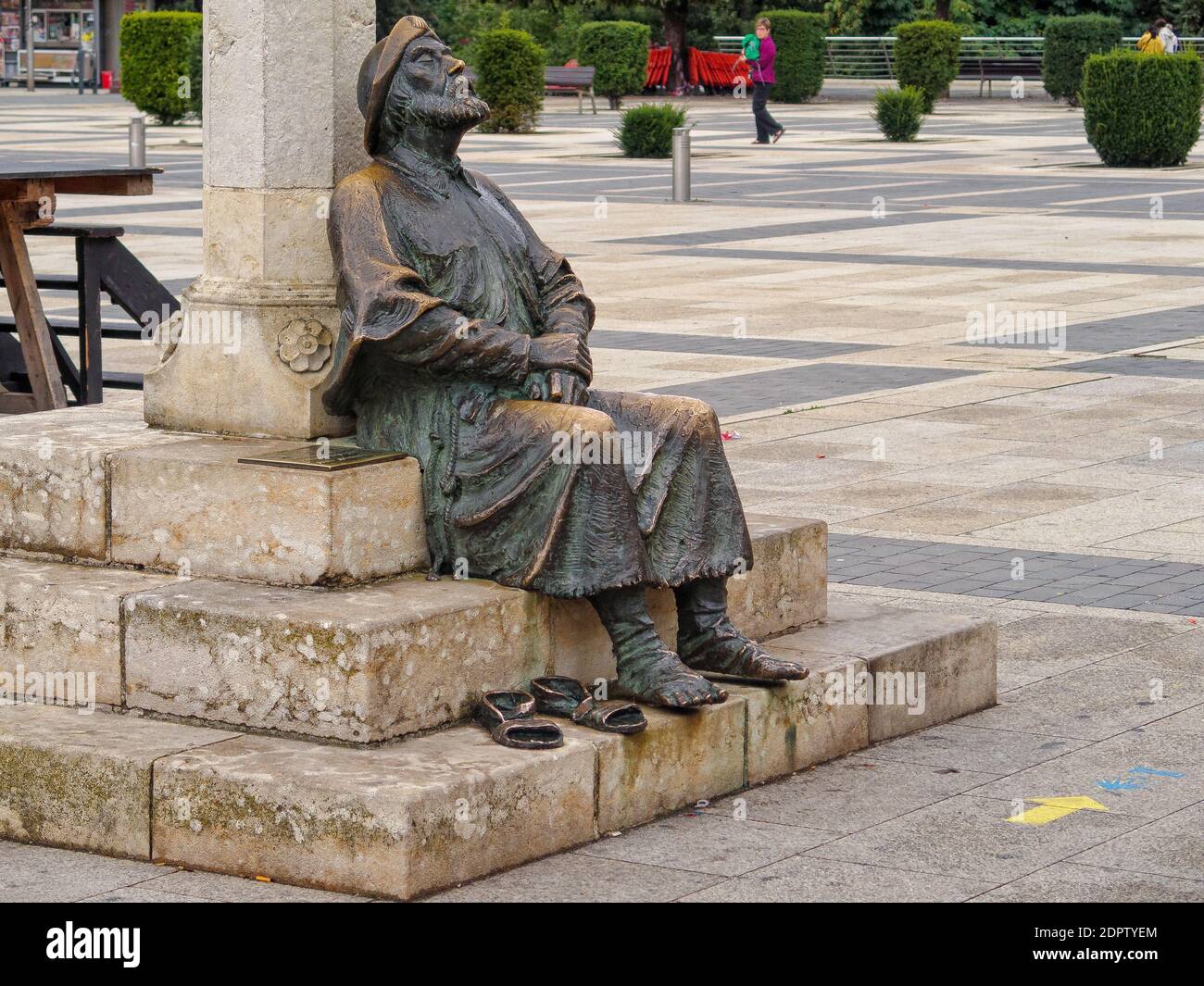 Camino pilgrim statue leon hi-res stock photography and images - Alamy