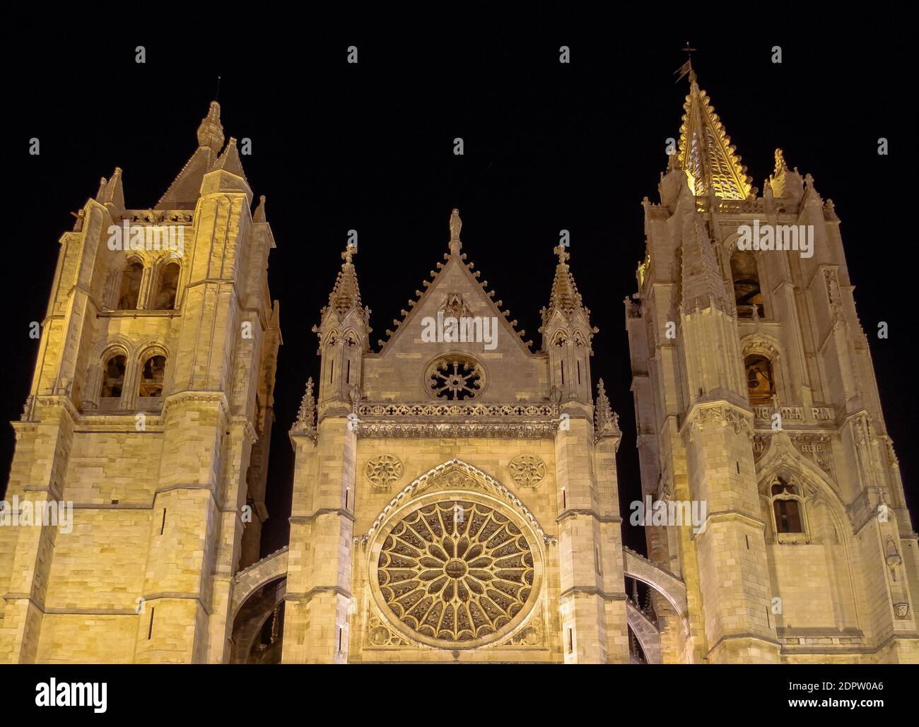 The facade of the Gothic Santa Maria de Leon Cathedral in the evening ...