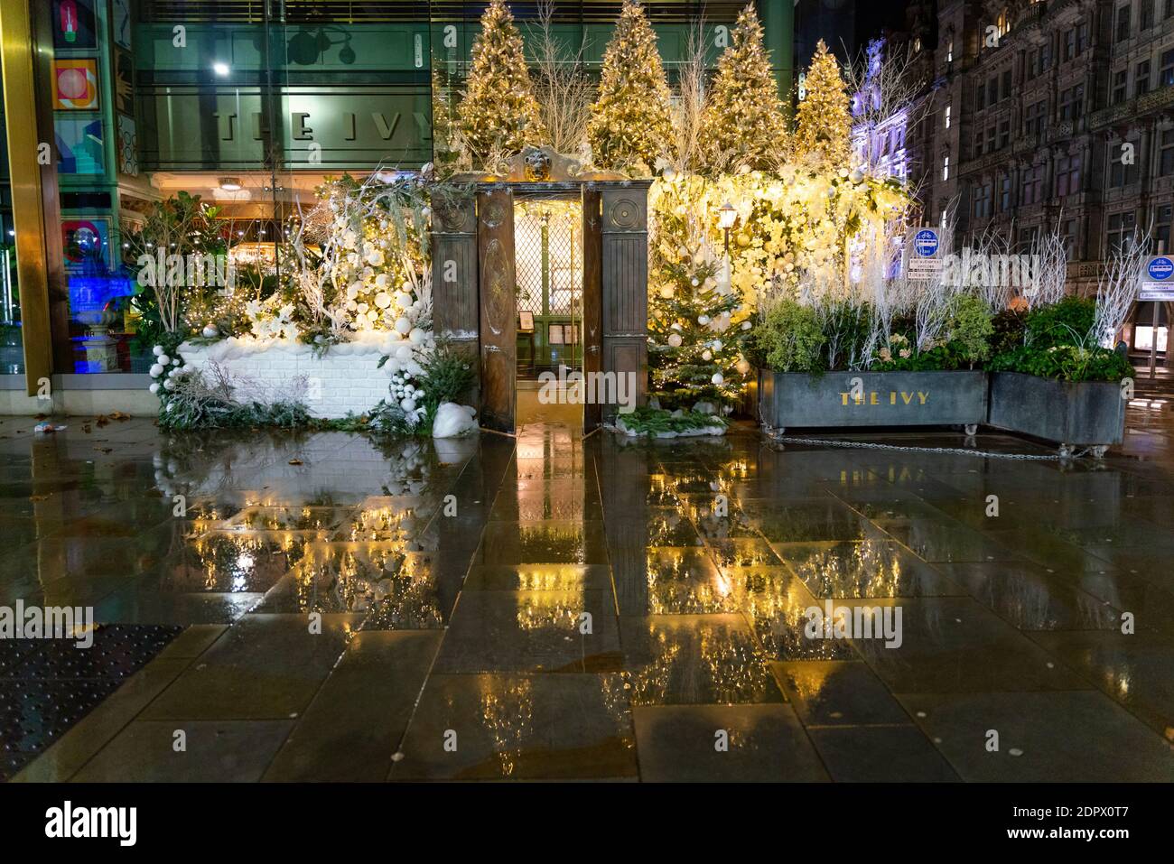 Ivy restaurant edinburgh hi-res stock photography and images - Alamy