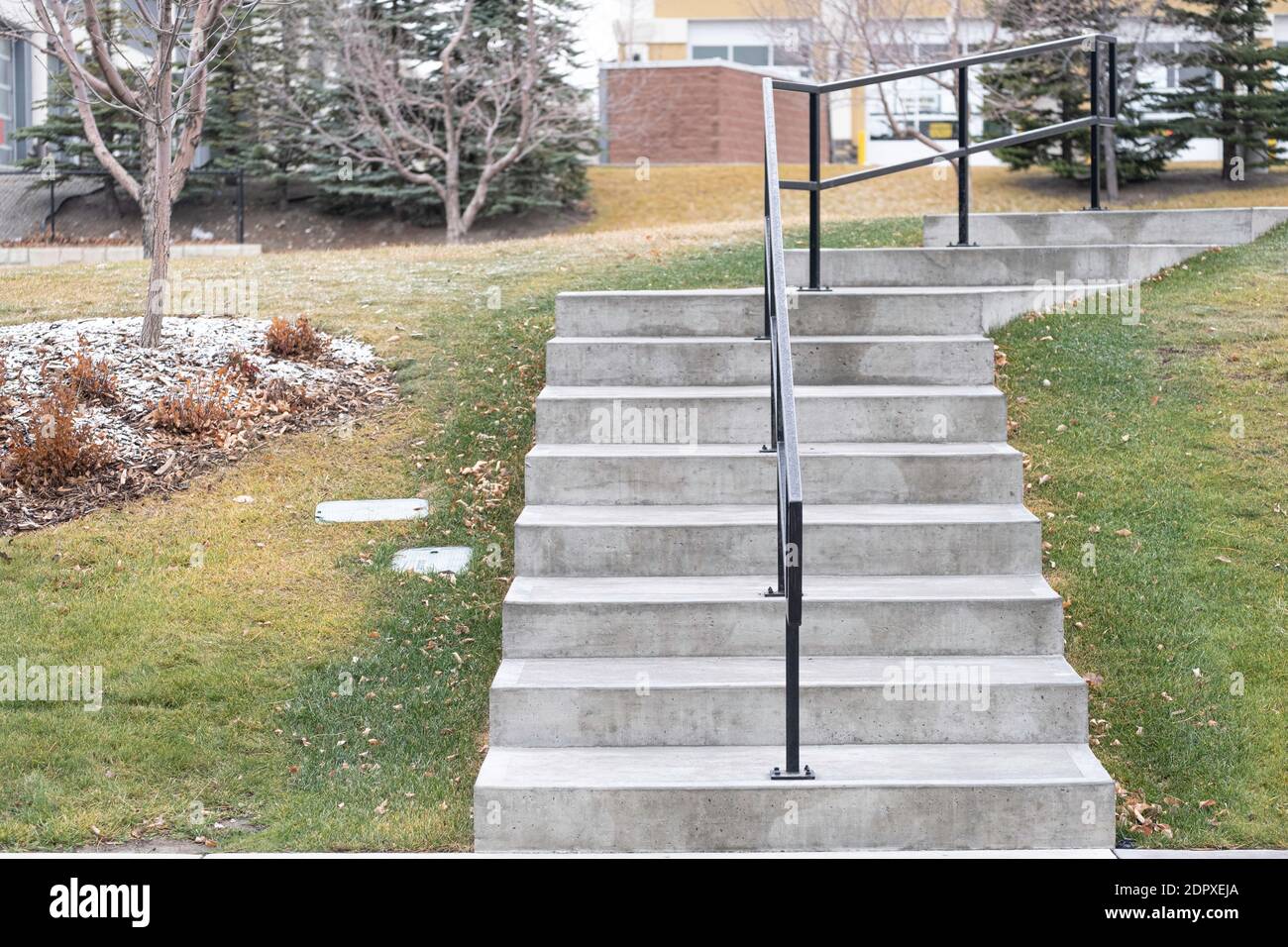 Outside steps and handrail hi-res stock photography and images - Alamy