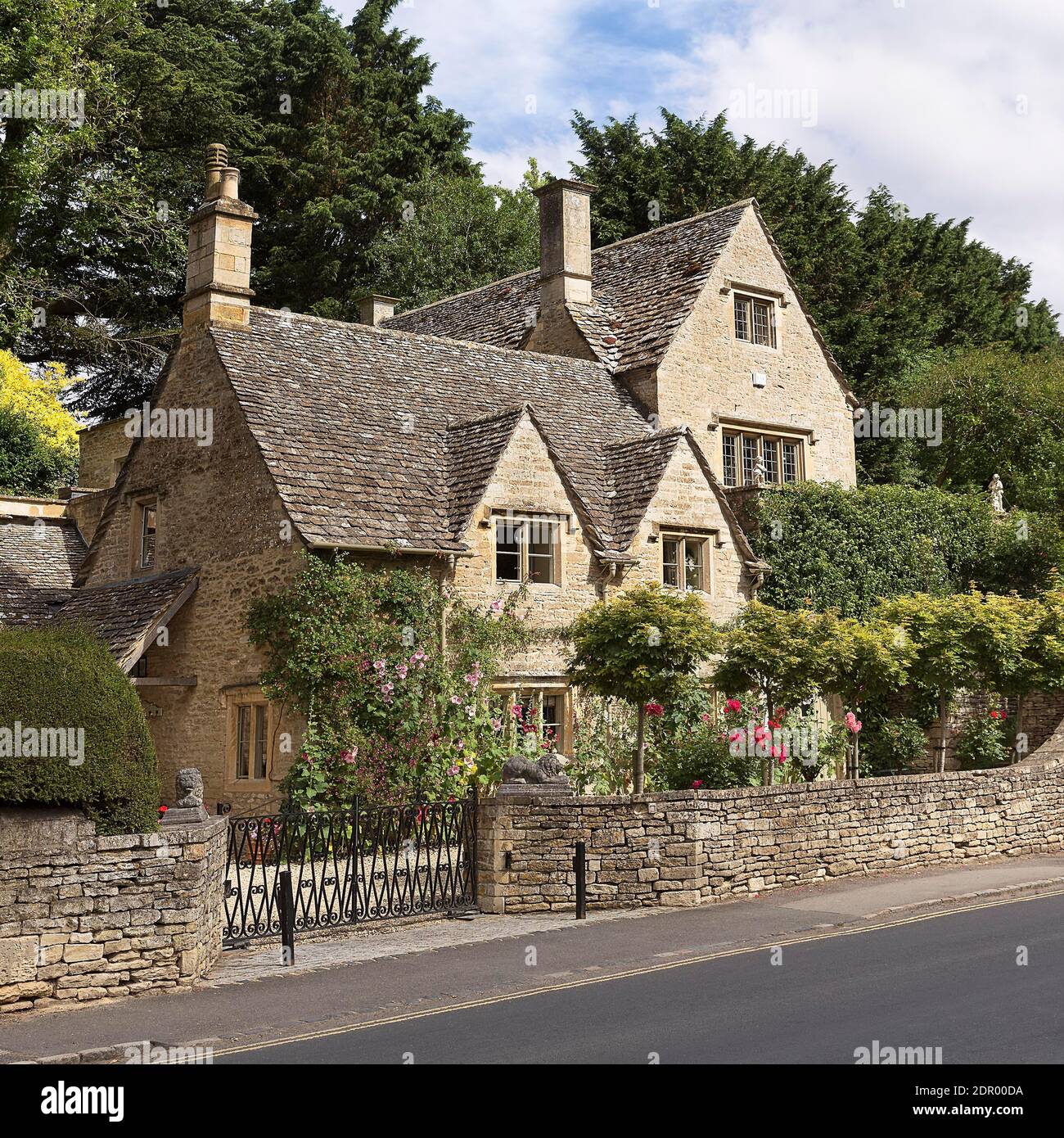 Typical stone house of the Cotswolds, Bibury, Cotswolds ...