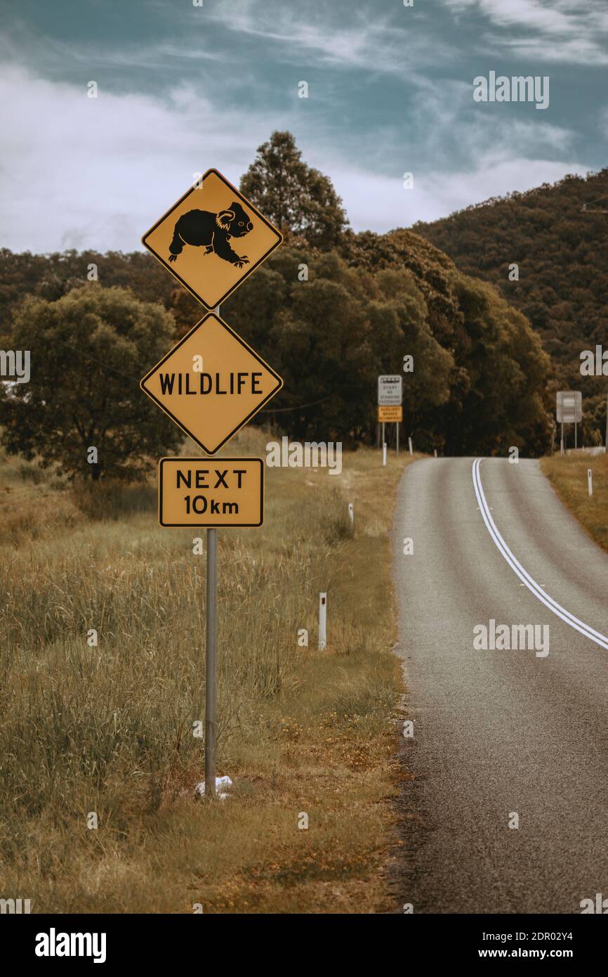 Melbourne road sign hi-res stock photography and images - Alamy