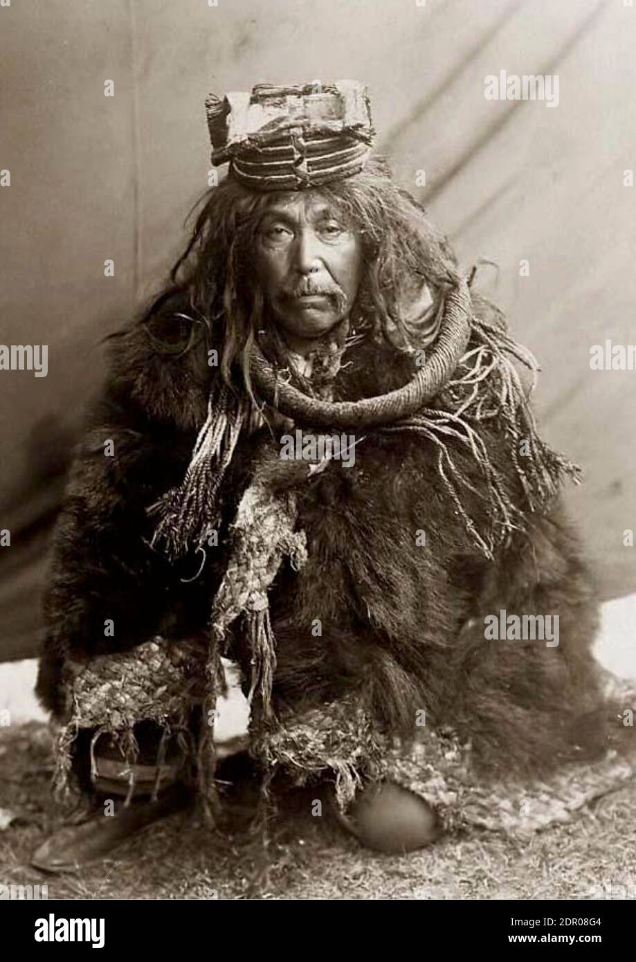 Kwakiutl tribe hi-res stock photography and images - Alamy