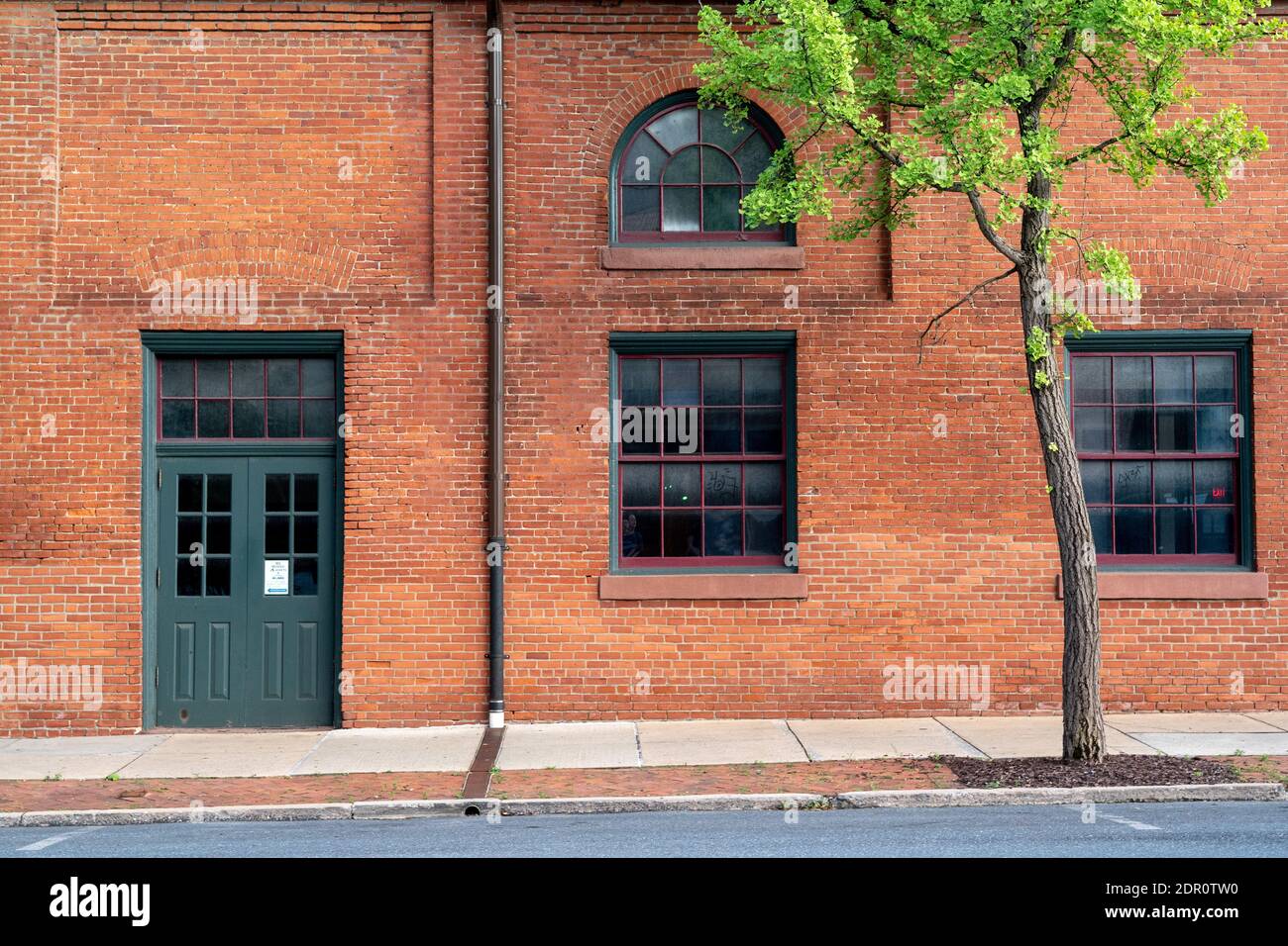 Redbrick warehouse hi-res stock photography and images - Alamy