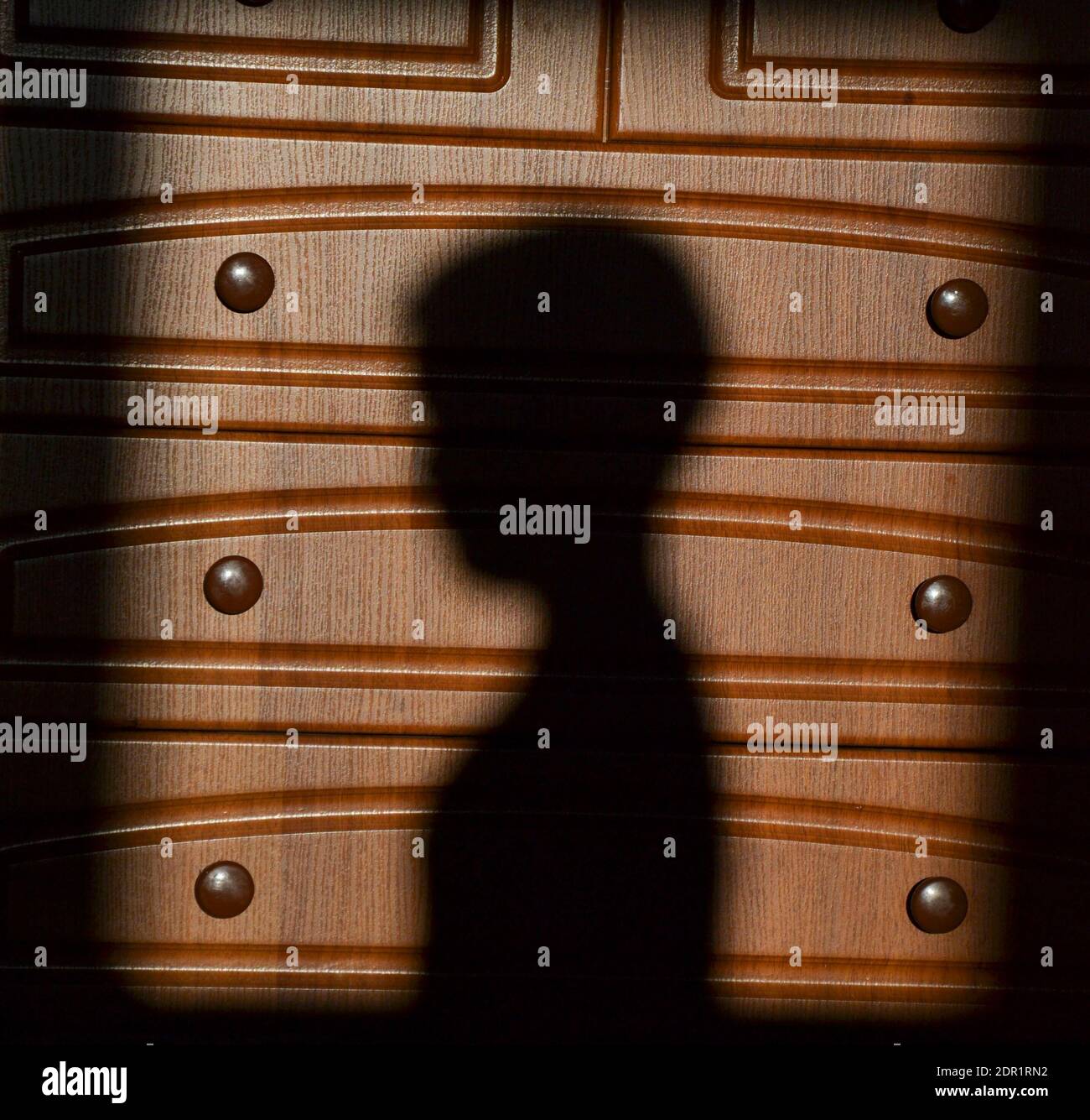 Childs profile hi-res stock photography and images - Alamy