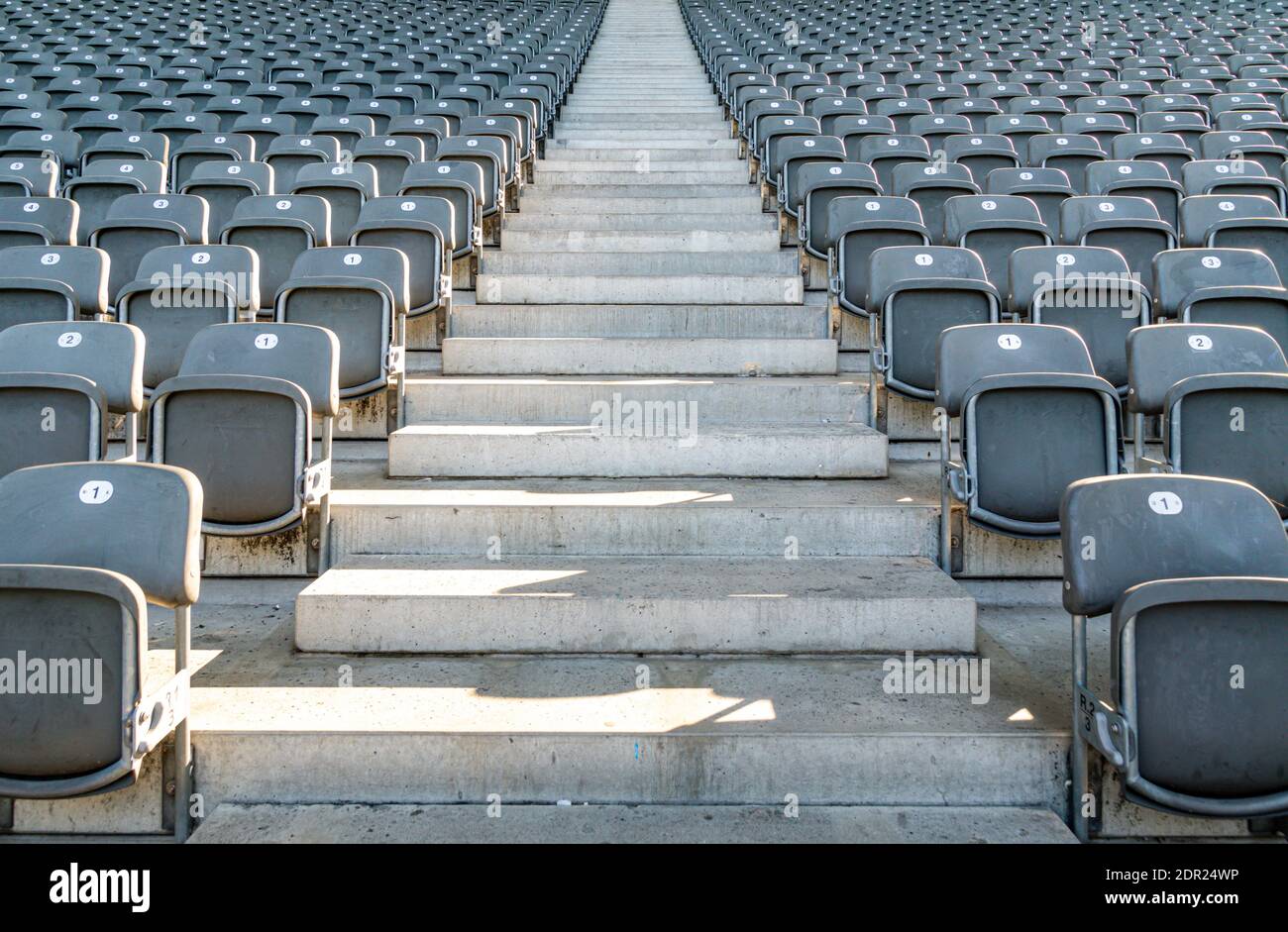 Empty Seats In Row Stock Photo - Alamy