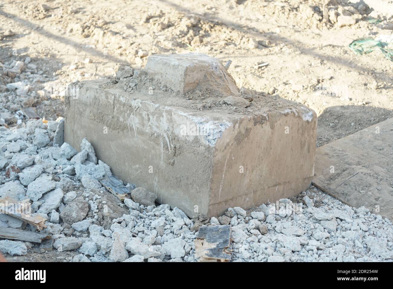 Close-up a cement pillar destroyed don't standard Stock Photo - Alamy