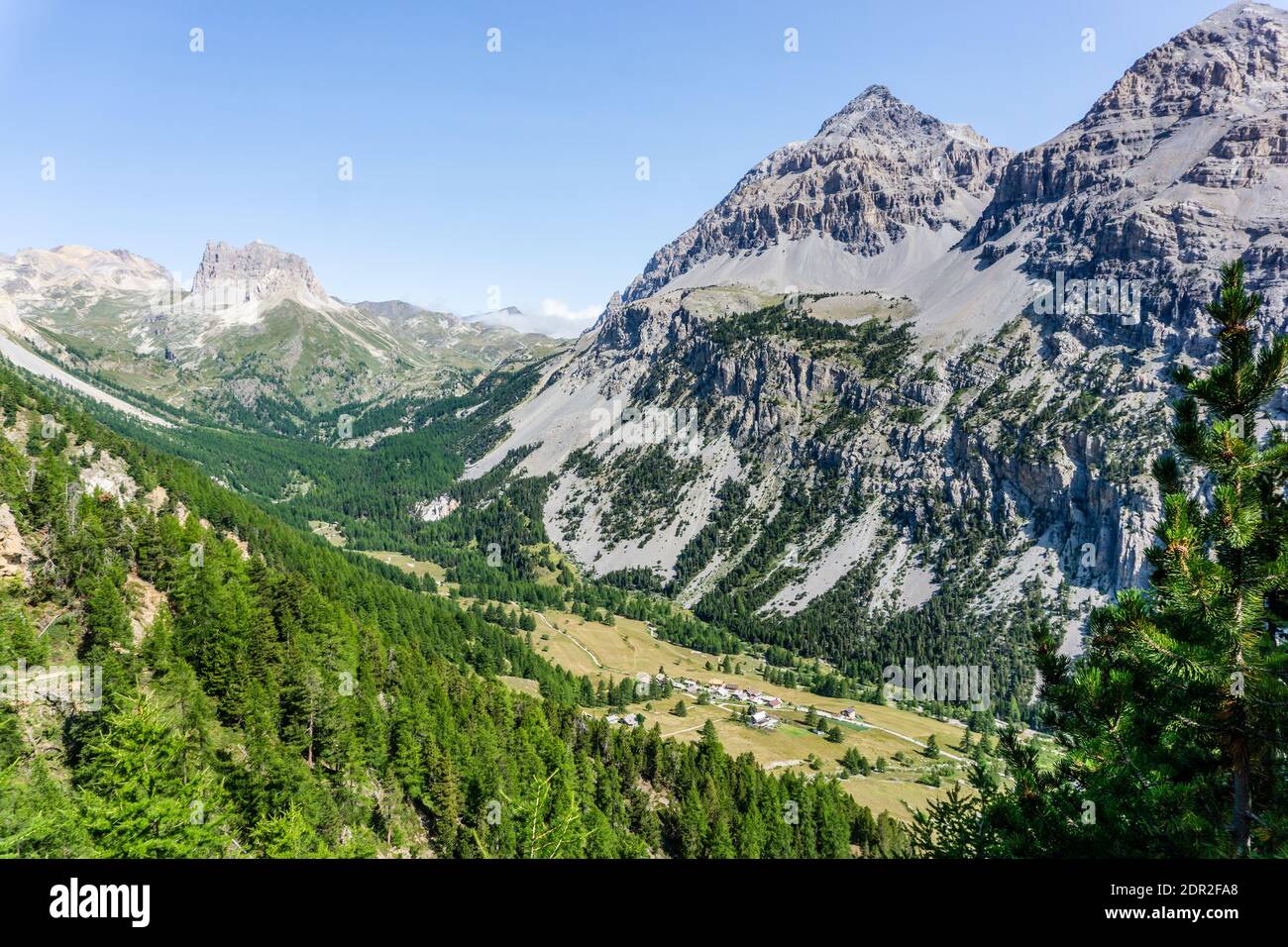 Etroite valley hi-res stock photography and images - Alamy