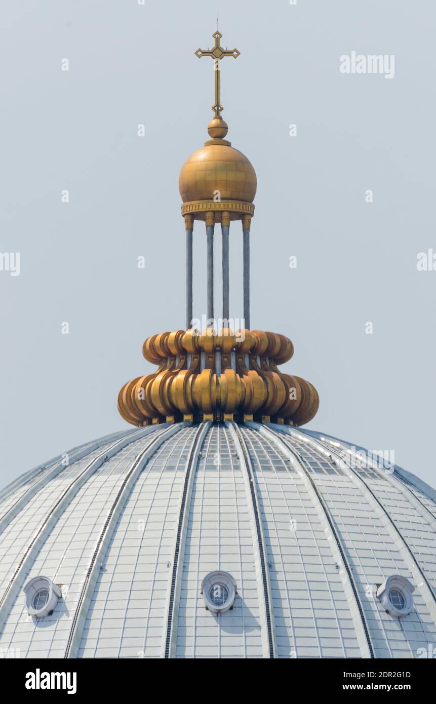 Basilica Of Our Lady Of Peace Of Yamoussoukro High Resolution Stock ...