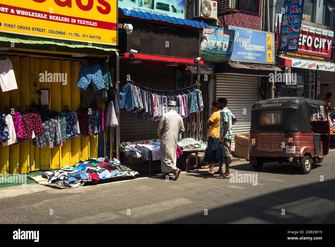 Pettah Market in Colombo in Sri Lanka Stock Photo - Alamy