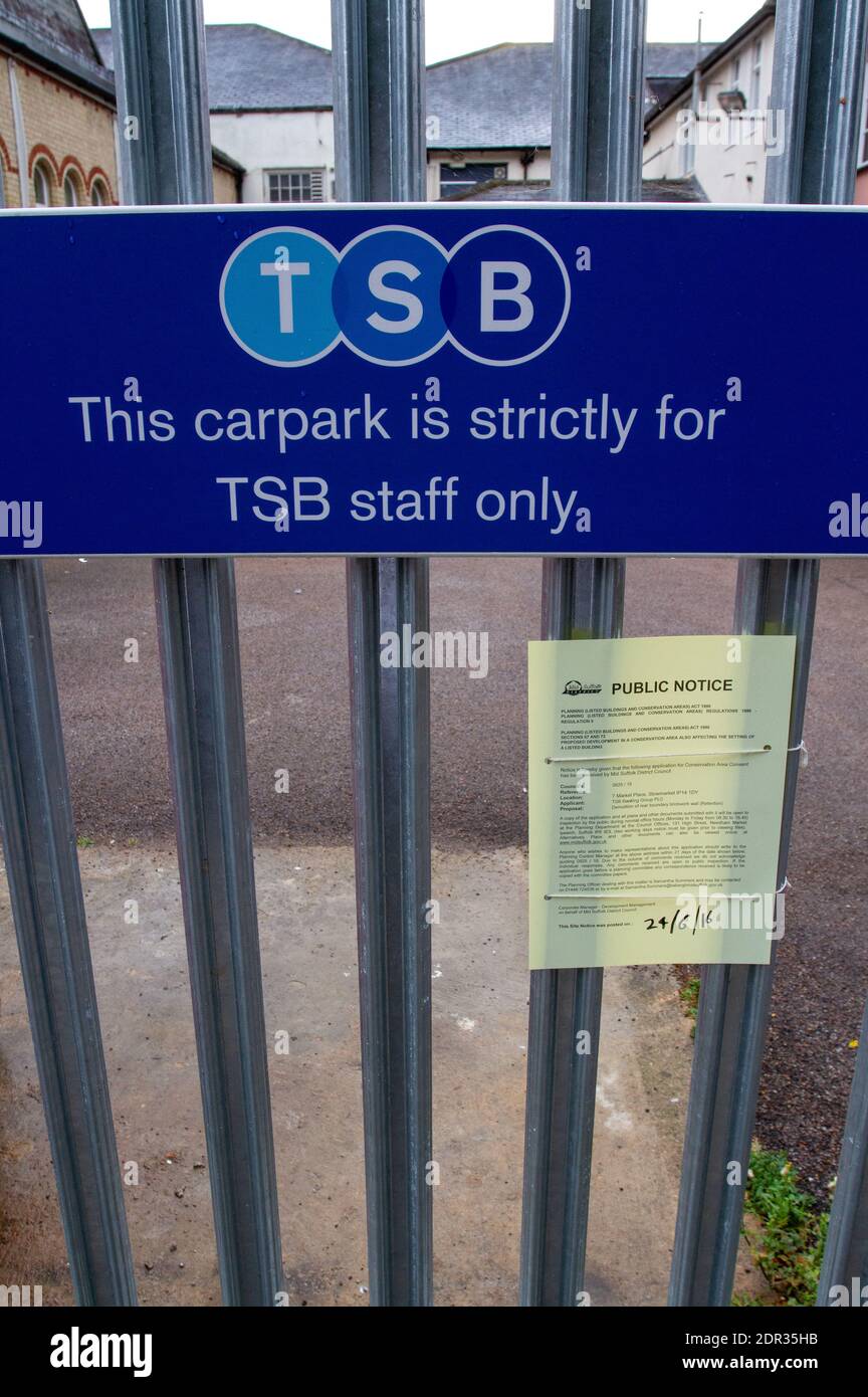 Strictly staff only hi-res stock photography and images - Alamy