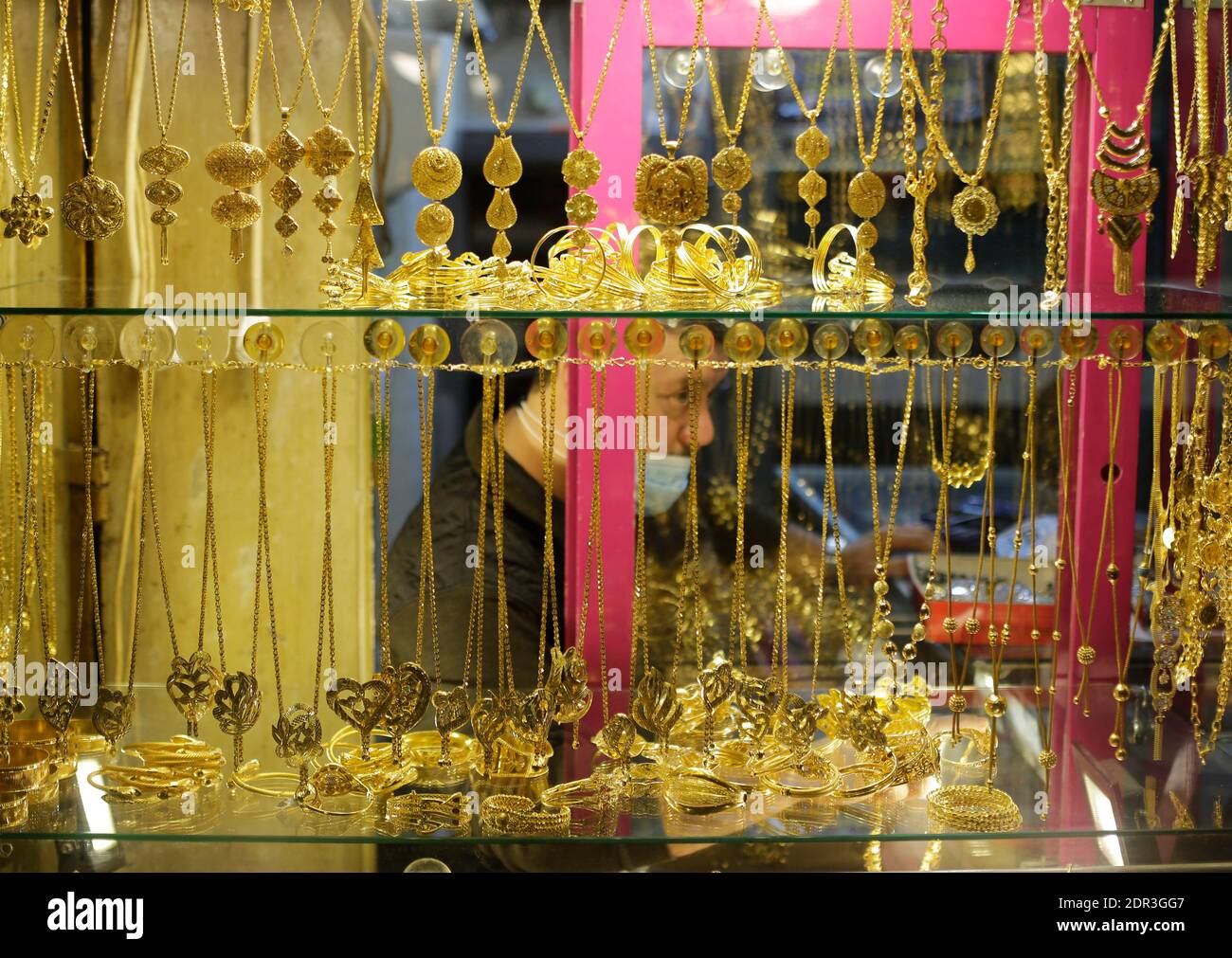 Gaza City, The Gaza Strip, Palestine. 20th Dec, 2020. A Palestinian ...