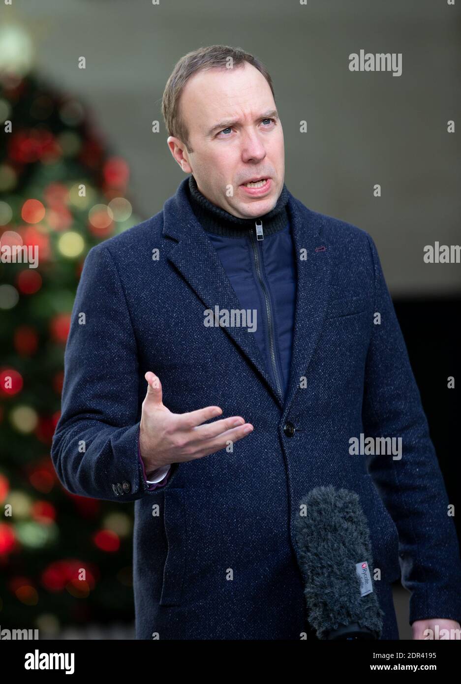 Matthew hancock vaccine hi-res stock photography and images - Alamy