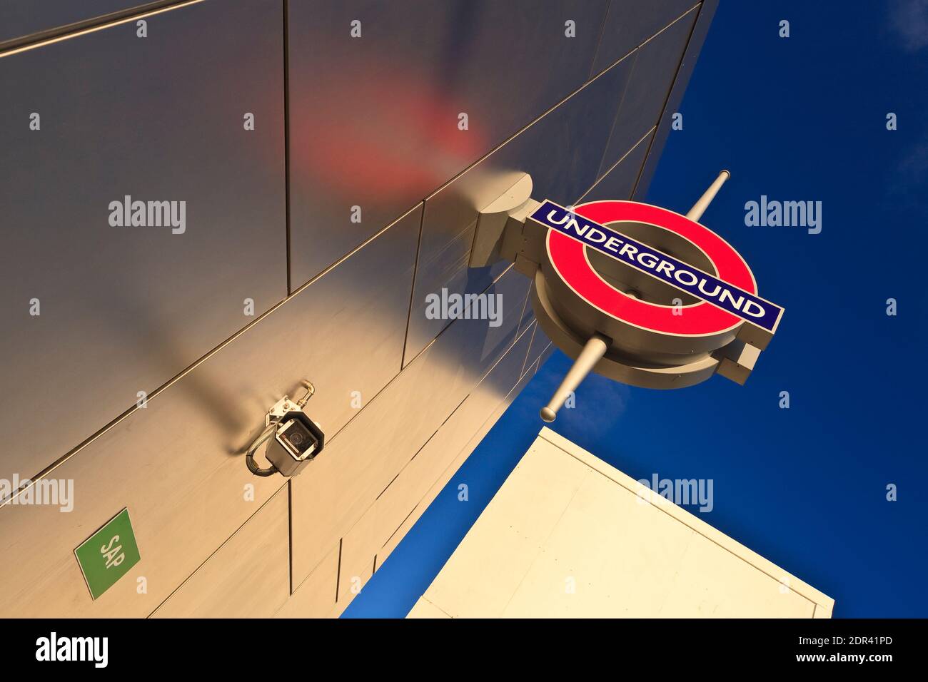 Shepherds bush underground station hi-res stock photography and images ...