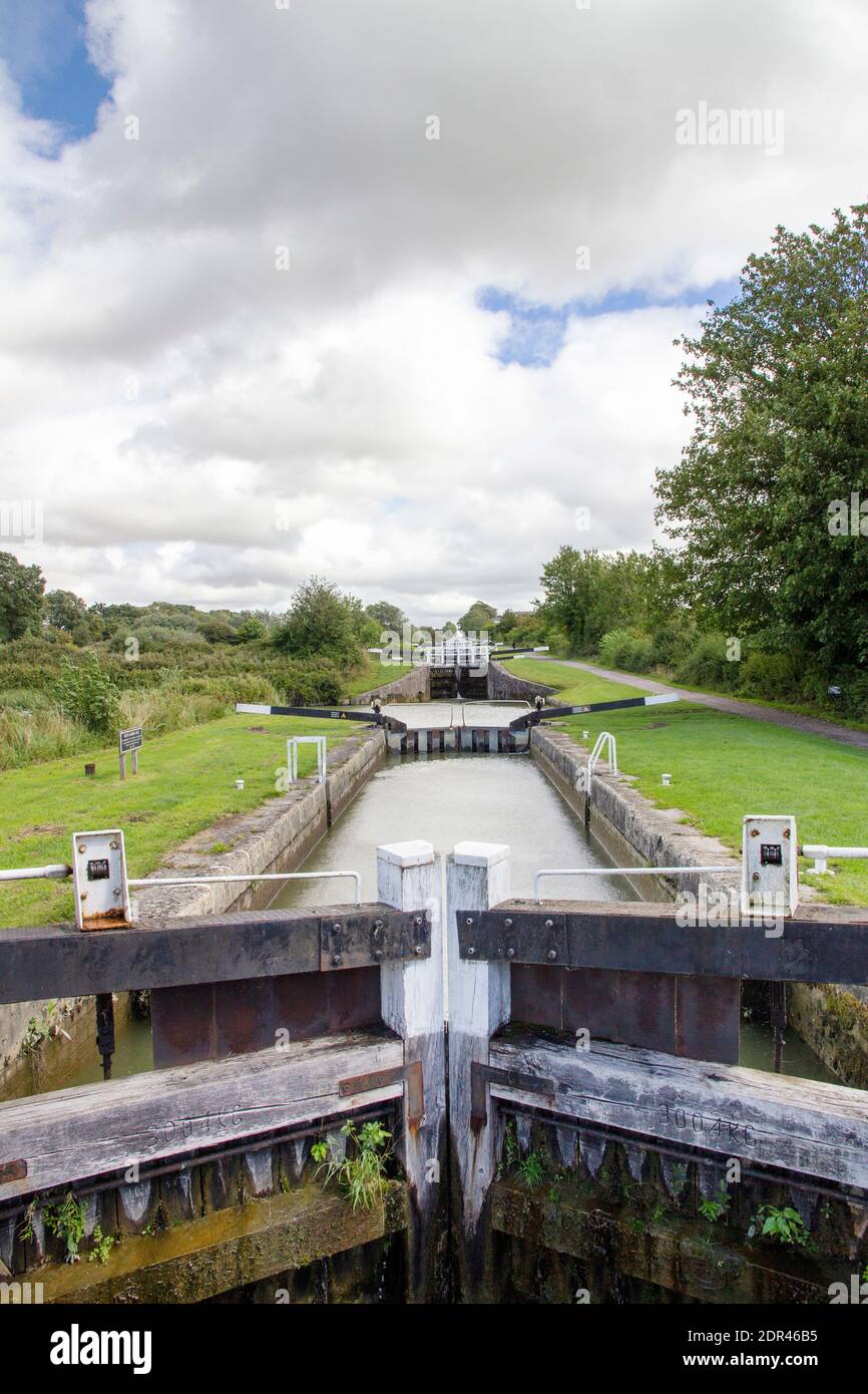 DEVIZES, WILTSHIRE, UK, August 25 2020. Caen Hill Locks on the Kennet ...