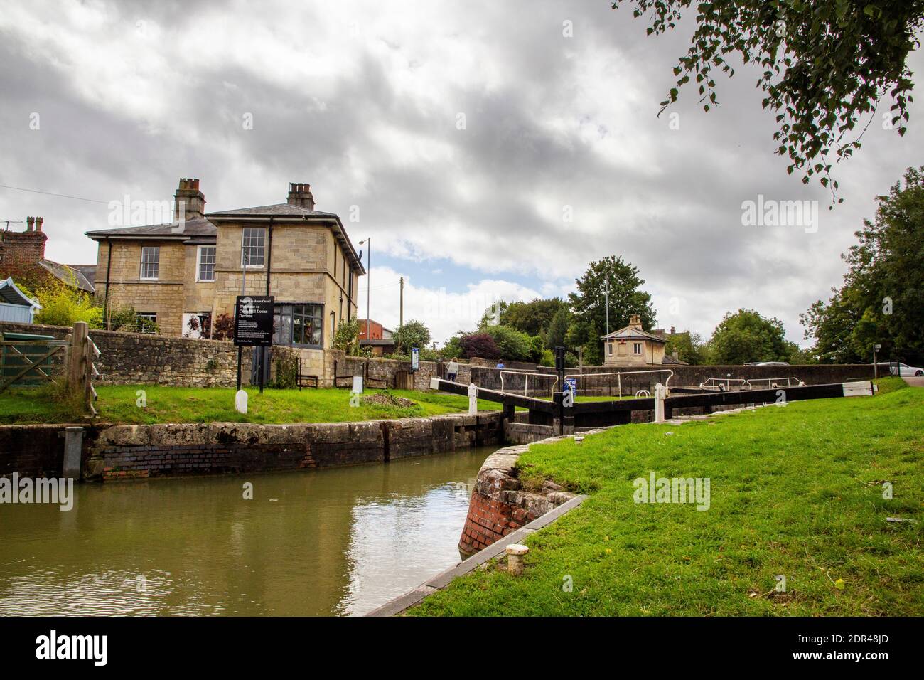 DEVIZES, WILTSHIRE, UK, August 25 2020. Caen Hill Locks on the Kennet ...
