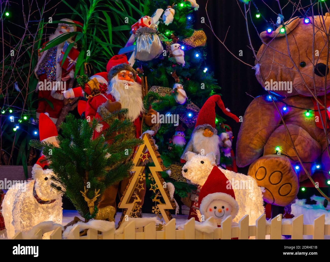 Christmas tree santa claus hi-res stock photography and images - Alamy