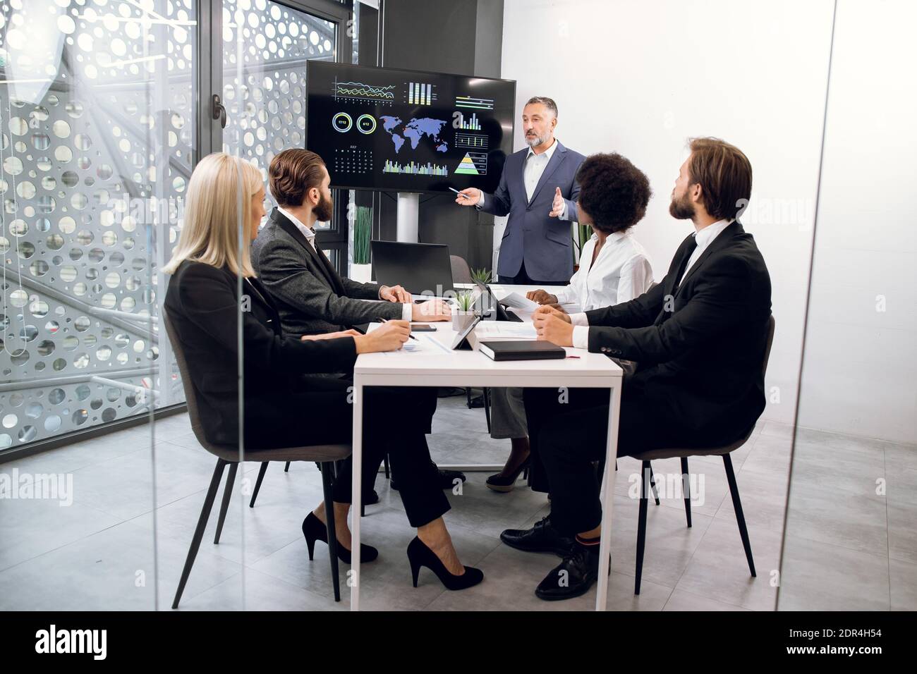 Business concept. Successful confident experienced diverse team of ...