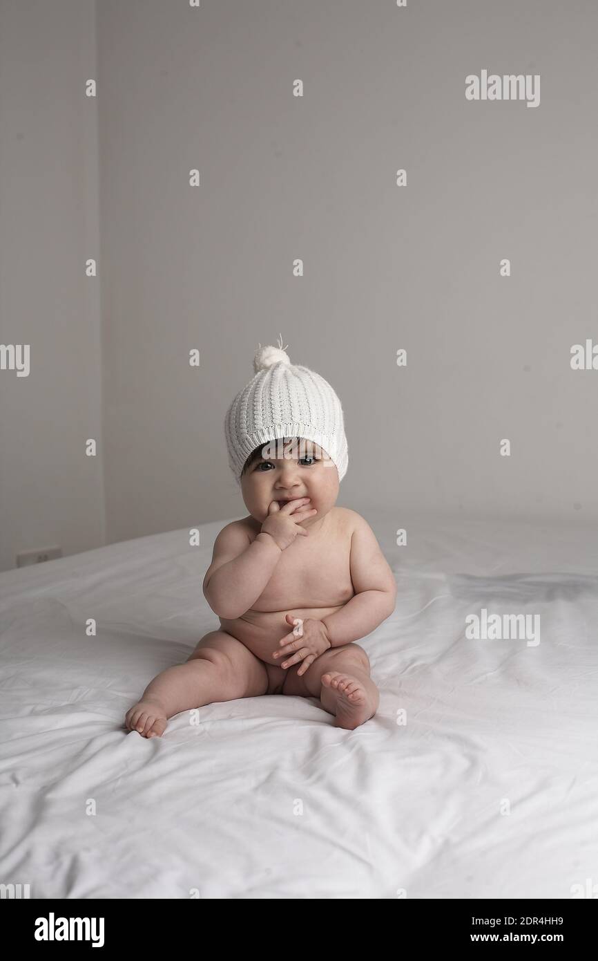 GREAT BRITAIN / England / London / Baby girl / 6-11 months /wearing ...