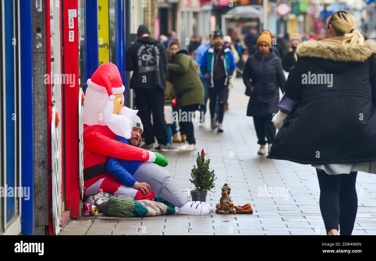 Homeless christmas hi-res stock photography and images - Alamy